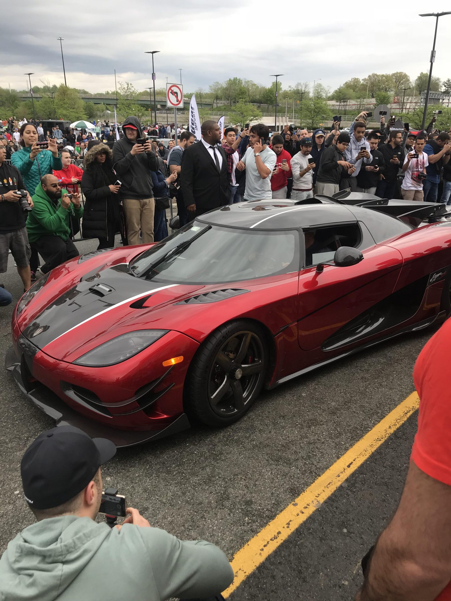Seeing a Koenigsegg for the first time - Details of cars